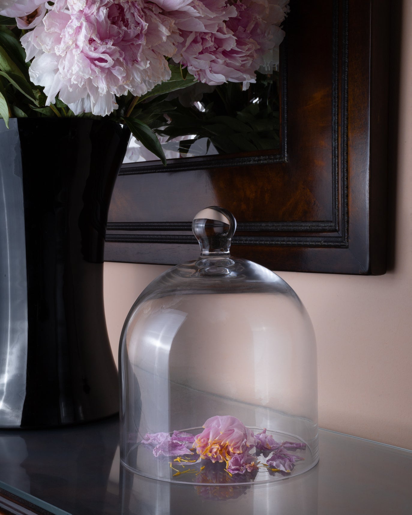 How to Style a Medium Glass Cloche | Luxury Home Décor Guide – Novenary